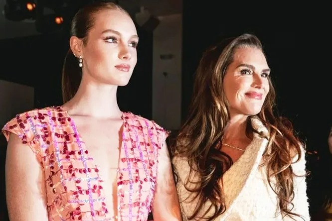 Sa fille a grandit une beauté ! Brooke Shields a fait une rare ...