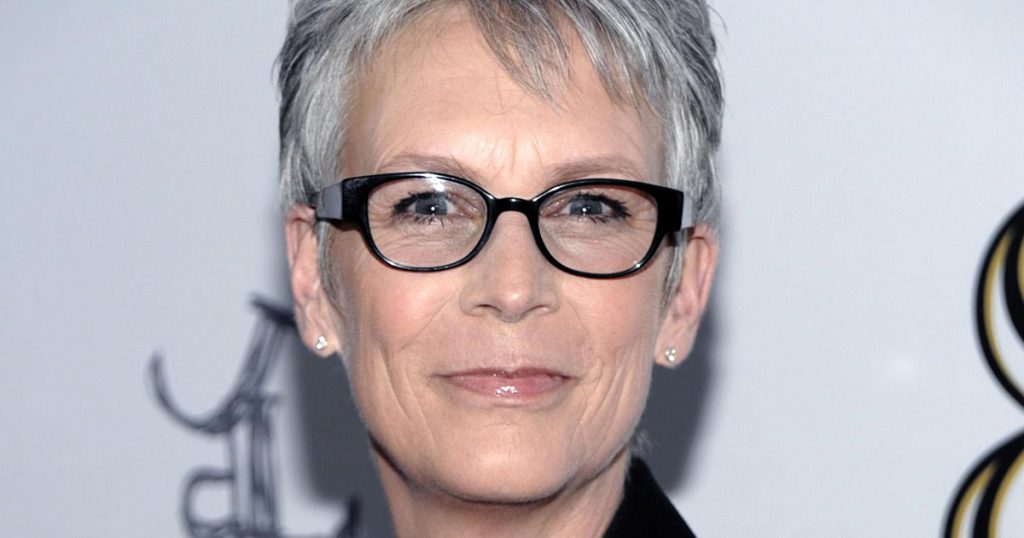 Dans une élégante robe très décolletée: l'actrice Jamie Lee Curtis, 64 ...