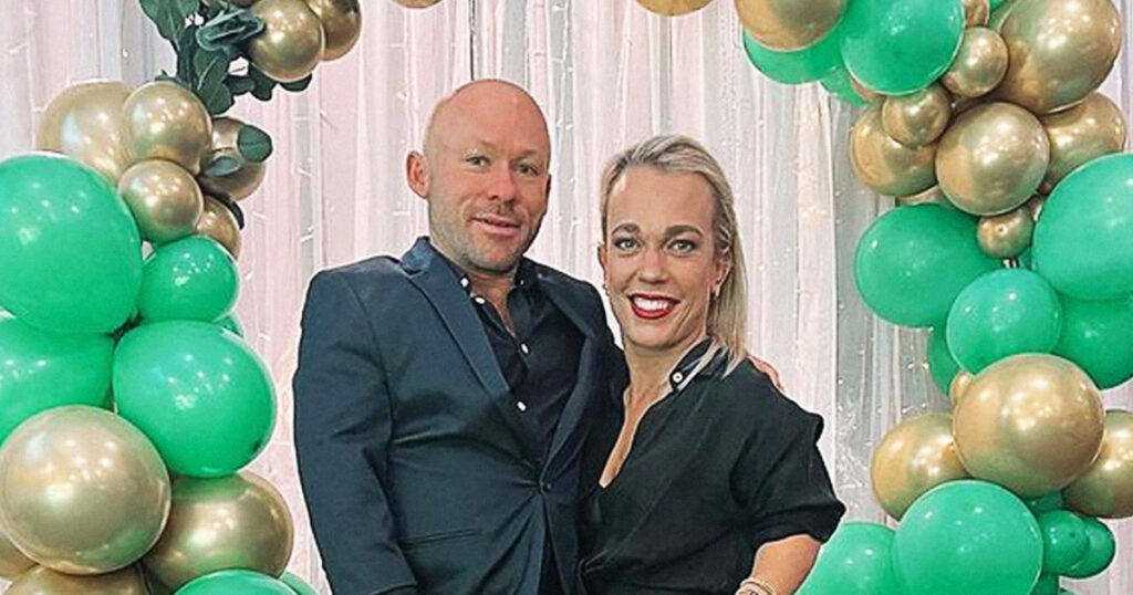 Un couple atteint de nanisme a fait face à des critiques pour avoir des ...