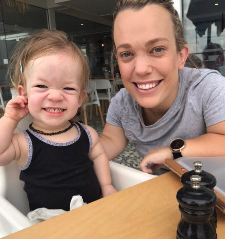 Un couple atteint de nanisme a fait face à des critiques pour avoir des ...