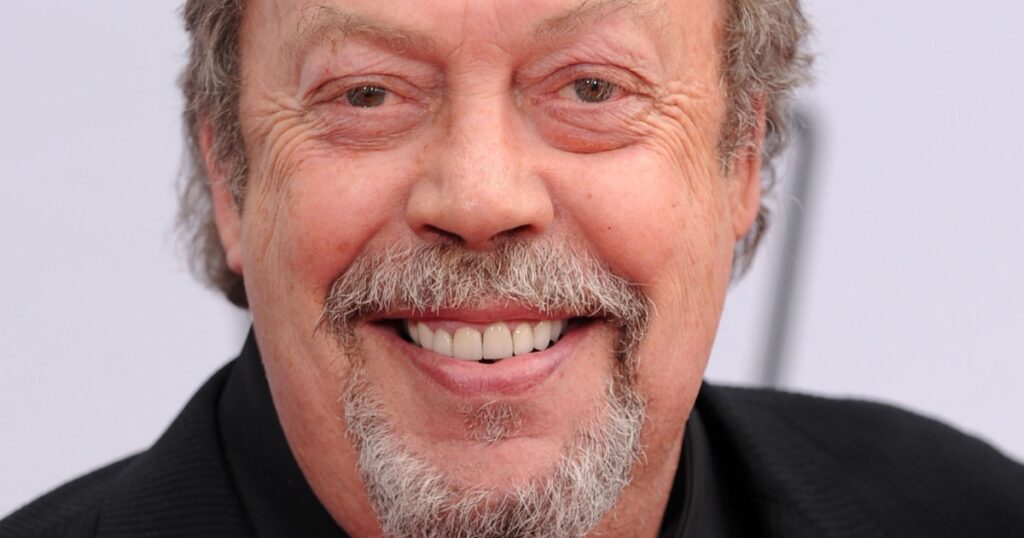 Il tente de mener une vie positive malgré les conséquences d'un ...